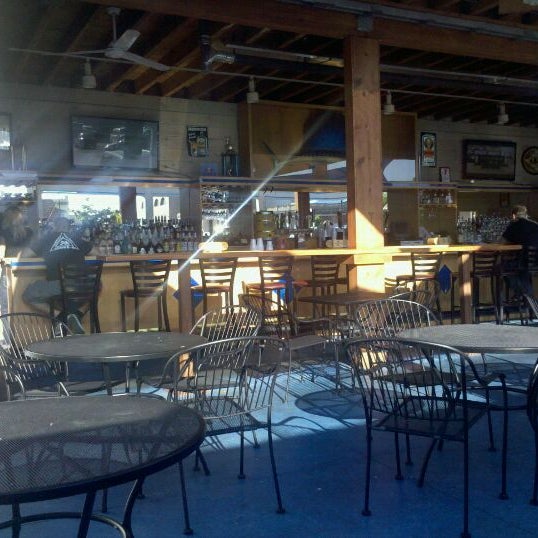 State Street Grille - 221 E State St