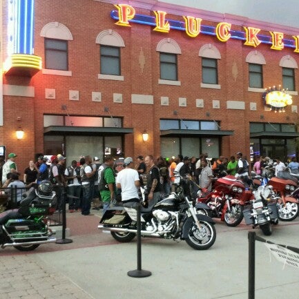 Pluckers Wing Bar - 105 tips from 3855 visitors