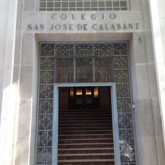 Colegio 'San José de Calasanz' - College and University in Valencia