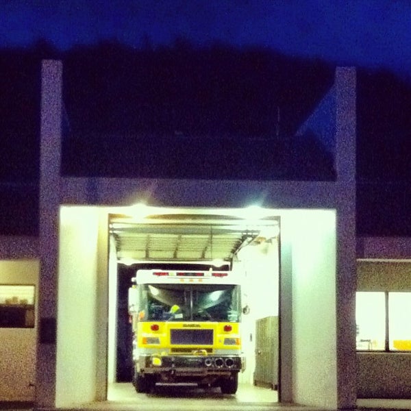 Honolulu Fire Department - Fire Station in Manoa