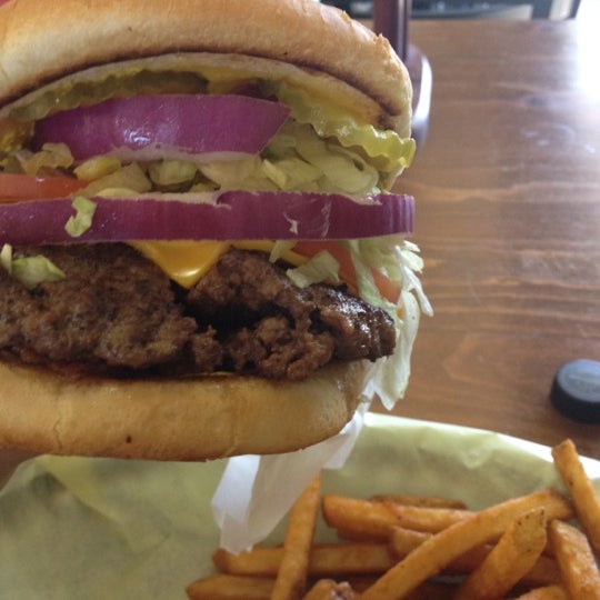 Carter's Burger - 3105 S Texas Ave, 700