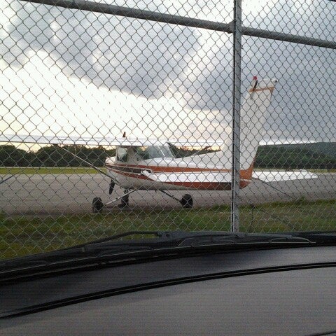 Windham Airport (IJD) - Airport in Willimantic