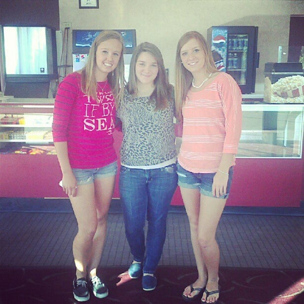 Chakeres Franklin Square Cinema 6 - 1303 US-127