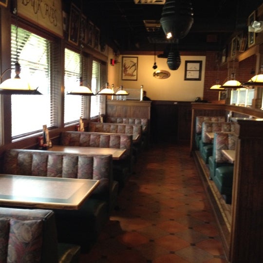 Bennigan's Grill and Tavern - 20 tips from 610 visitors