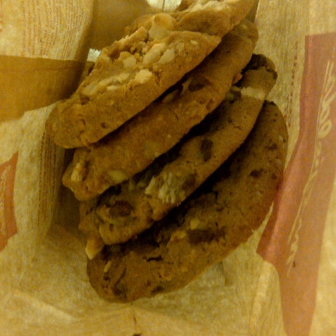 Mrs. Fields - Dessert Shop