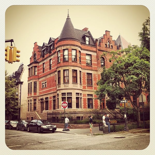 The Royal Tenenbaums House