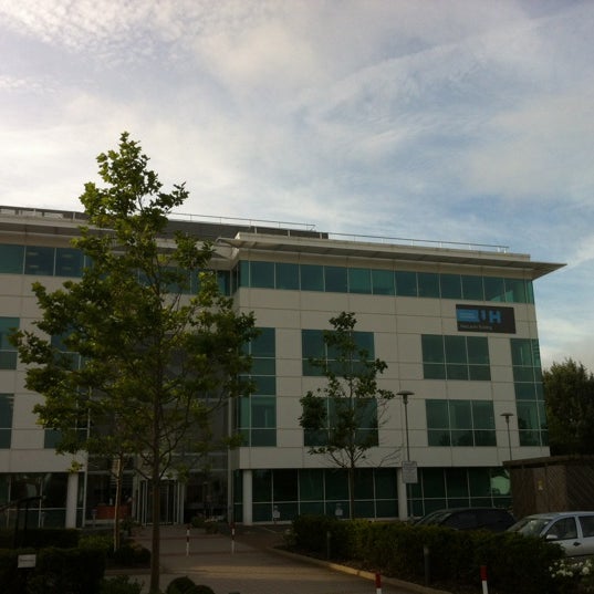 MacLaurin Building - Office in Hatfield
