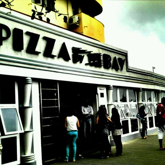 Pizza By The Bay - Mumbai, Mahārāshtra