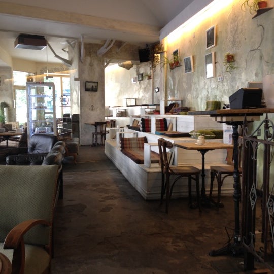 An einem Sonntag im August - Café