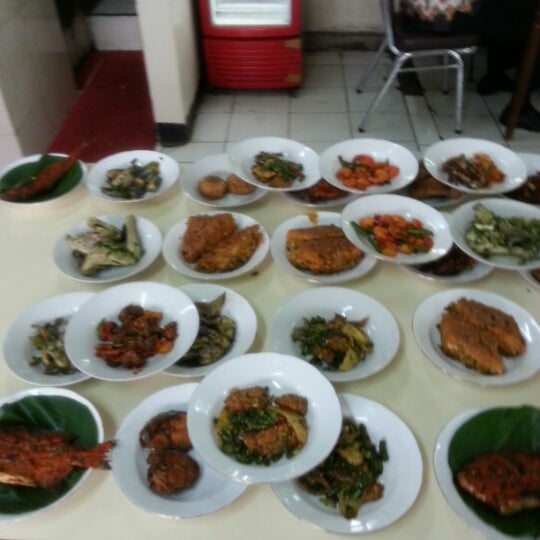 Rumah Makan Gumarang Masakan Padang - 2 tips from 64 visitors