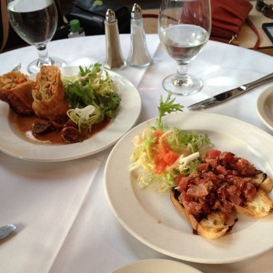 Petit Robert Bistro (Now Closed) - French Restaurant in Boston