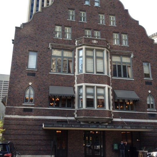 Rainier Club - Seattle Central Business District - 820 4th Ave