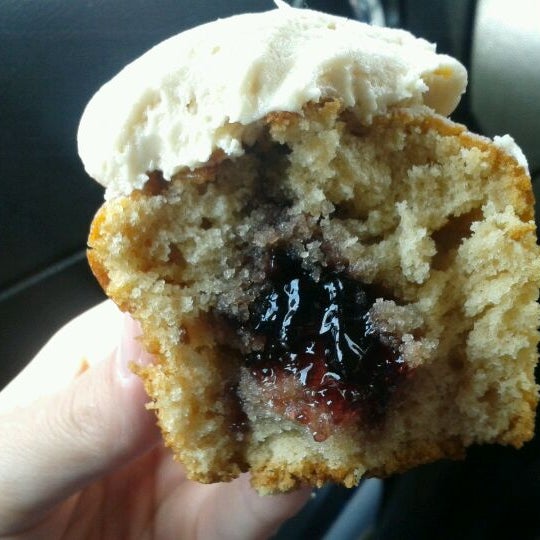 Crave Cupcake Boutique - Cupcake Shop in Pigeon Point