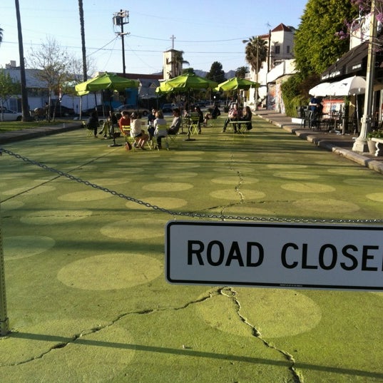 Sunset Triangle Plaza - Silver Lake - 4 tips from 335 visitors