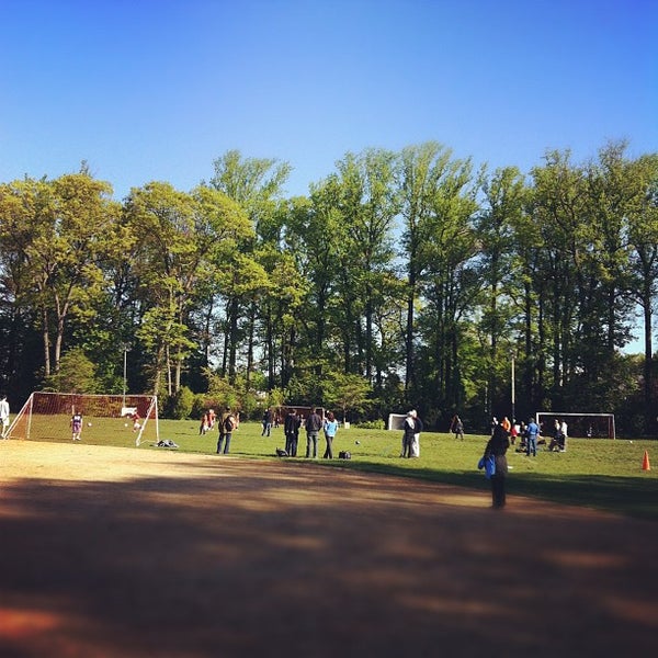 Shelter Rock Elementary School - 5 tips from 77 visitors