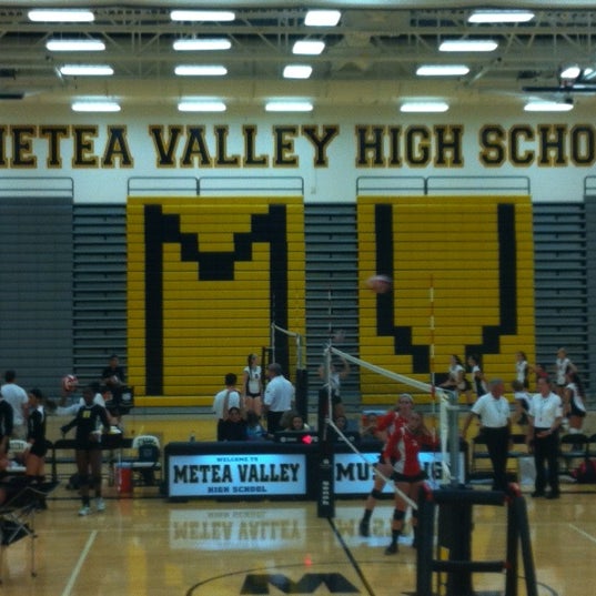Metea Valley High School - High School in Aurora