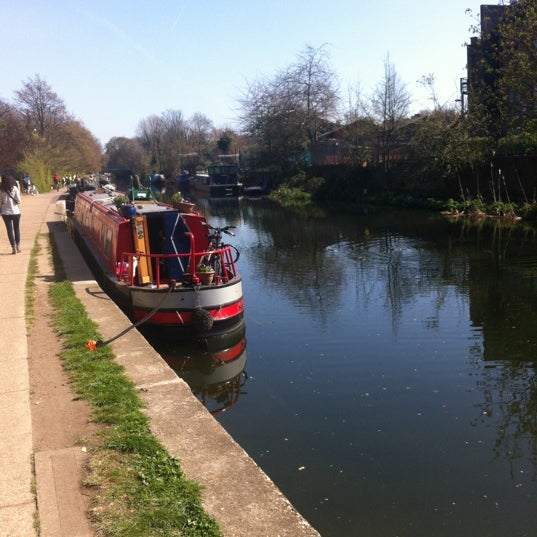 Hackney Canal - Canal in Bethnal Green North