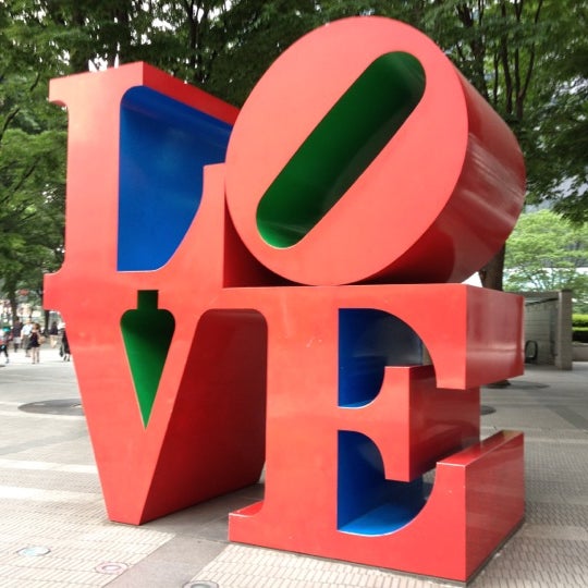 LOVE STATUE - Public Art in 新宿区