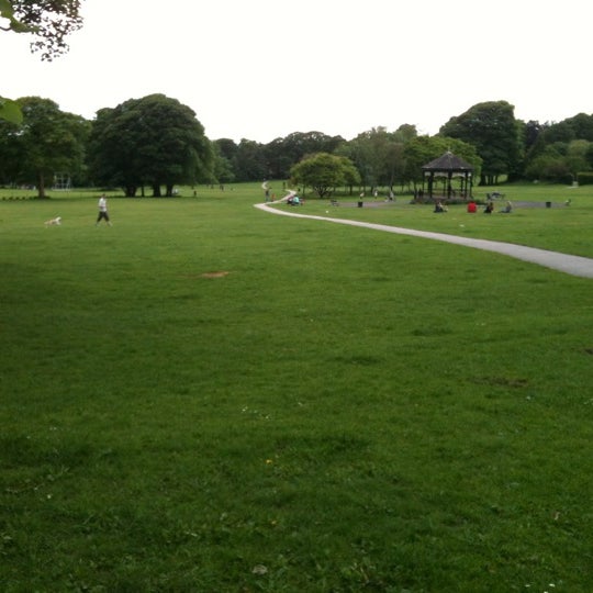 Horsforth Hall Park - Horsforth - 6 tips from 188 visitors