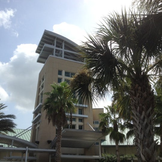 Largo Public Library - Largo, FL