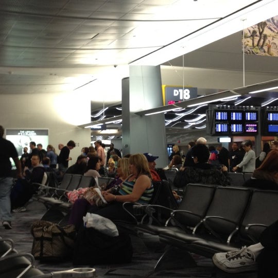 Photos at Gate D18 - Concourse D