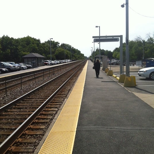 Photos at Metra - Geneva Station - Train Station in Geneva