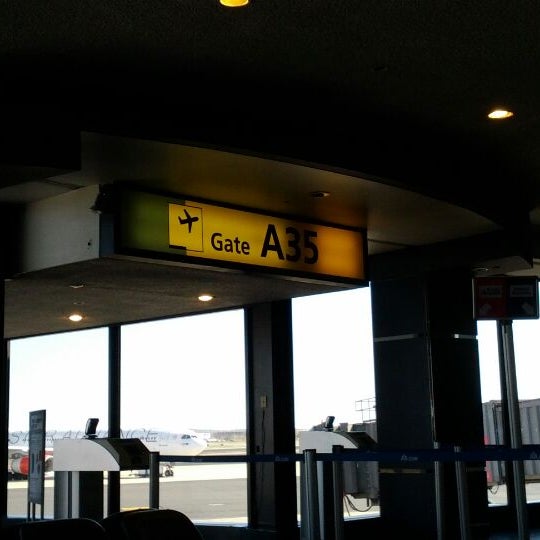 Gate A35 - Airport Gate in Newark Airport and Port Newark