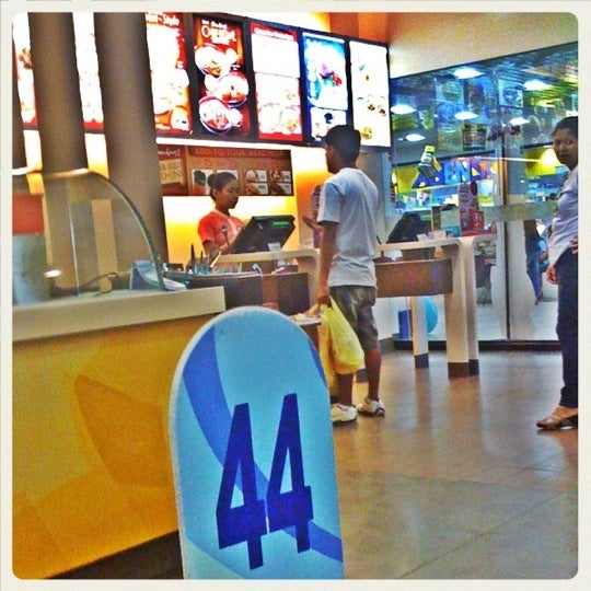 Chowking Waltermart Tanauan - JP Laurel St., Darasa