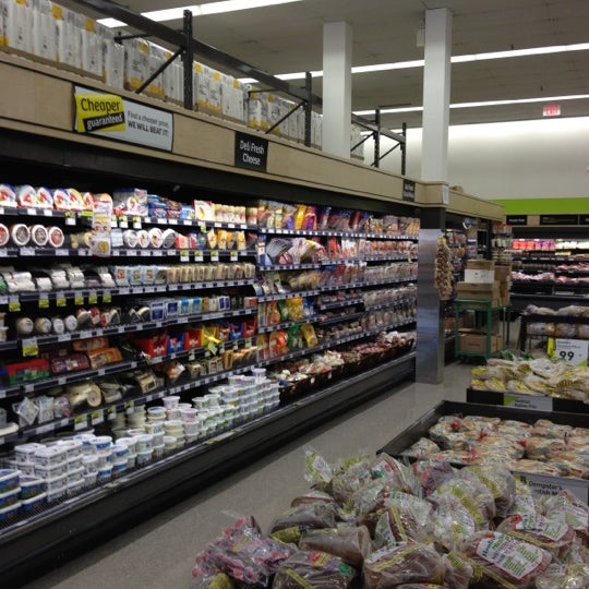 FreshCo Westmount & Ottawa - Grocery Store in Kitchener