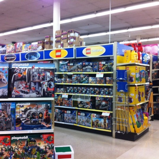 Toys"R"Us (Now Closed) - Toy / Game Store