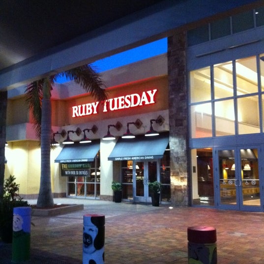 Ruby Tuesday (Now Closed) - American Restaurant