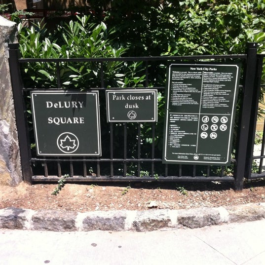 DeLury Square - Park in Financial District
