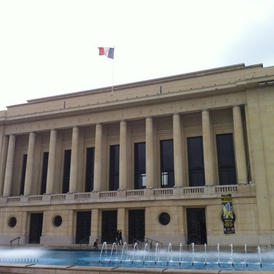 Hôtel de ville de Puteaux - City Hall in Puteaux