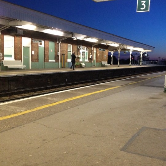 Barnham Railway Station (BAA) - Train Station in Barnham