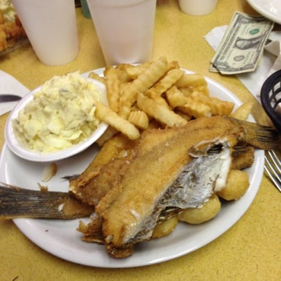 The House Of Fish Seafood Restaurant - 801 E Broad Ave