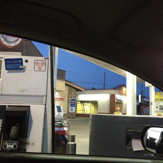 Shell - Fuel Station in Sherbrooke