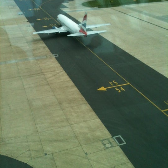 Runway 08L / 26R - Crawley, West Sussex