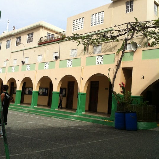 Colegio Don Bosco - High School in Santo Domingo