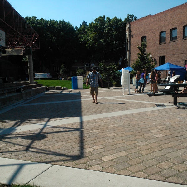 Brackenbury Square - 500 Main Street