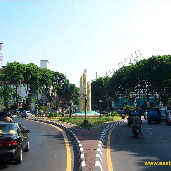 Monumen Bambu Runcing - Monument / Landmark in Surabaya