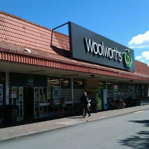 Woolworths - Supermarket in Byron Bay
