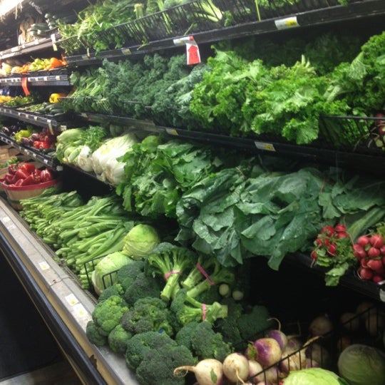 ValuMarket - Iroquois - 5301 Mitscher Ave