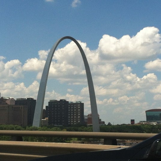 Missouri / Illinois State Line - Border Crossing in East St Louis