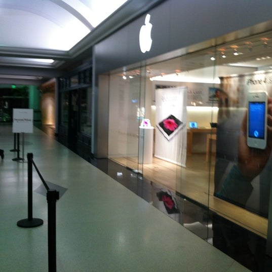 Photos at Apple Towson Town Center - Towson, MD