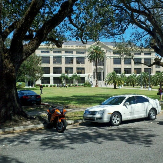 Delgado Community College - Community College in New Orleans