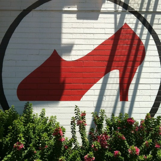Wholesale Fashion Shoes - Camelback East - 4041 E Thomas Rd