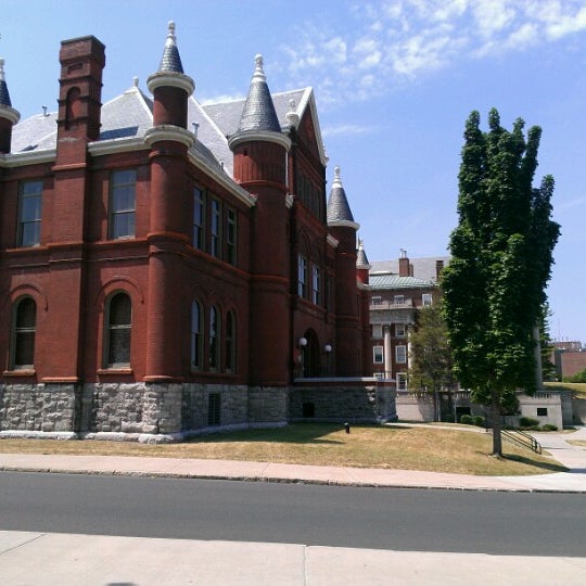 Tolley Humanities Building - 4 tips