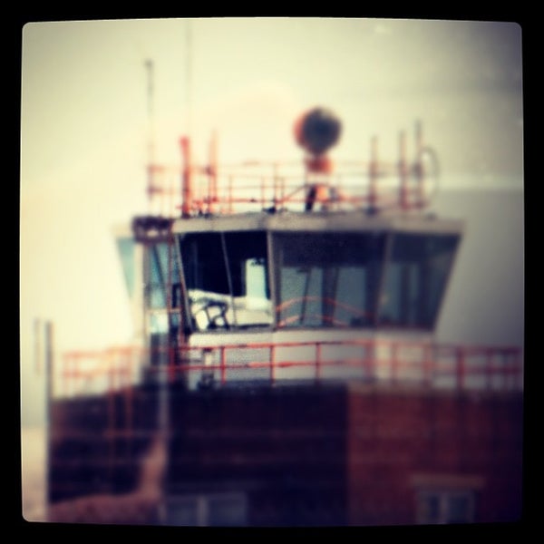 Republic Airport (FRG) - Airport