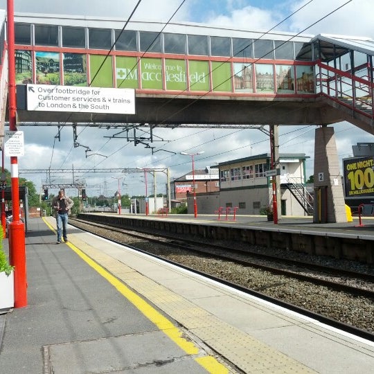 Macclesfield Railway Station (MAC) - Train Station