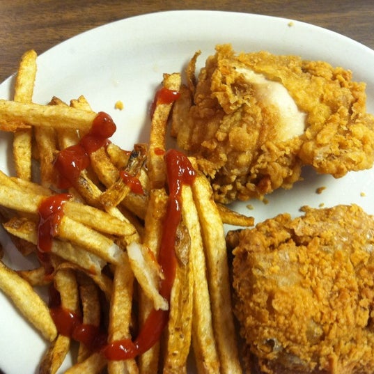 Fat Ernie's Family Dining - South City - 2806 S Hydraulic St
